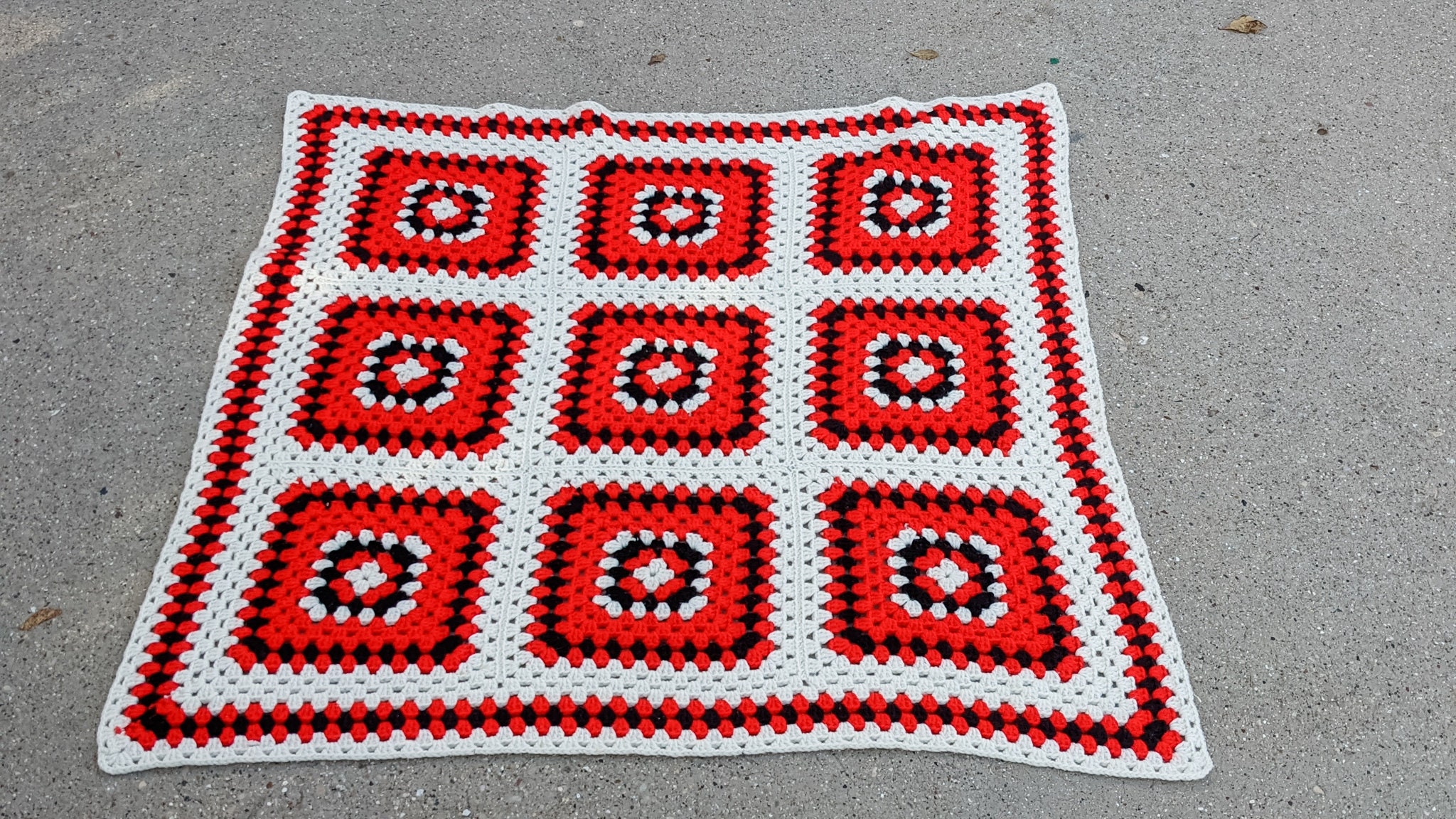 Vintage 90s-2000s- Y2k- Granny Square- Afghan- Retro-red- White- Black ...
