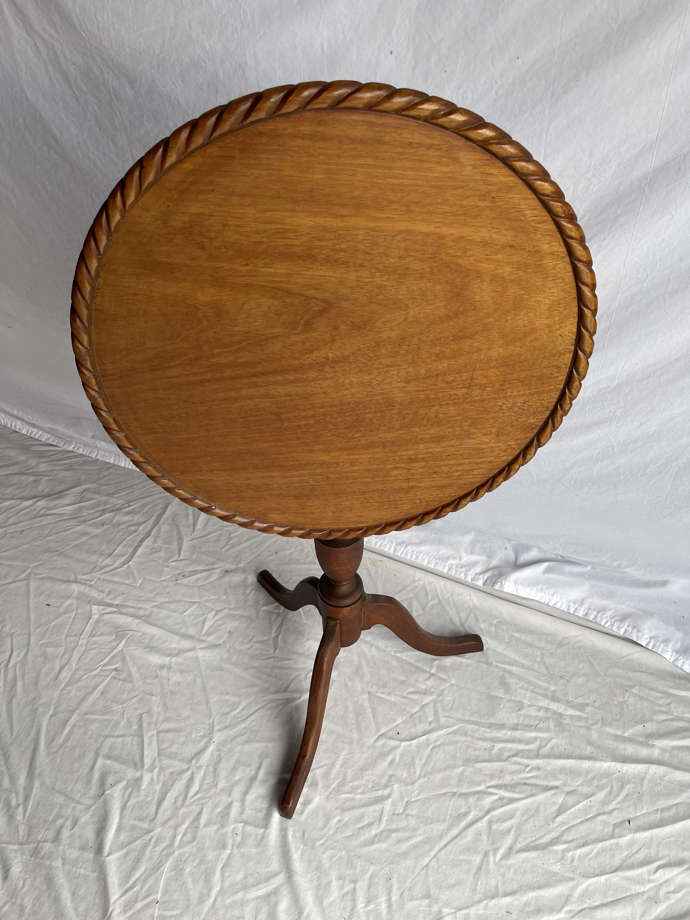 Late 19th Century Pie Crust Tilt-top Table - Etsy