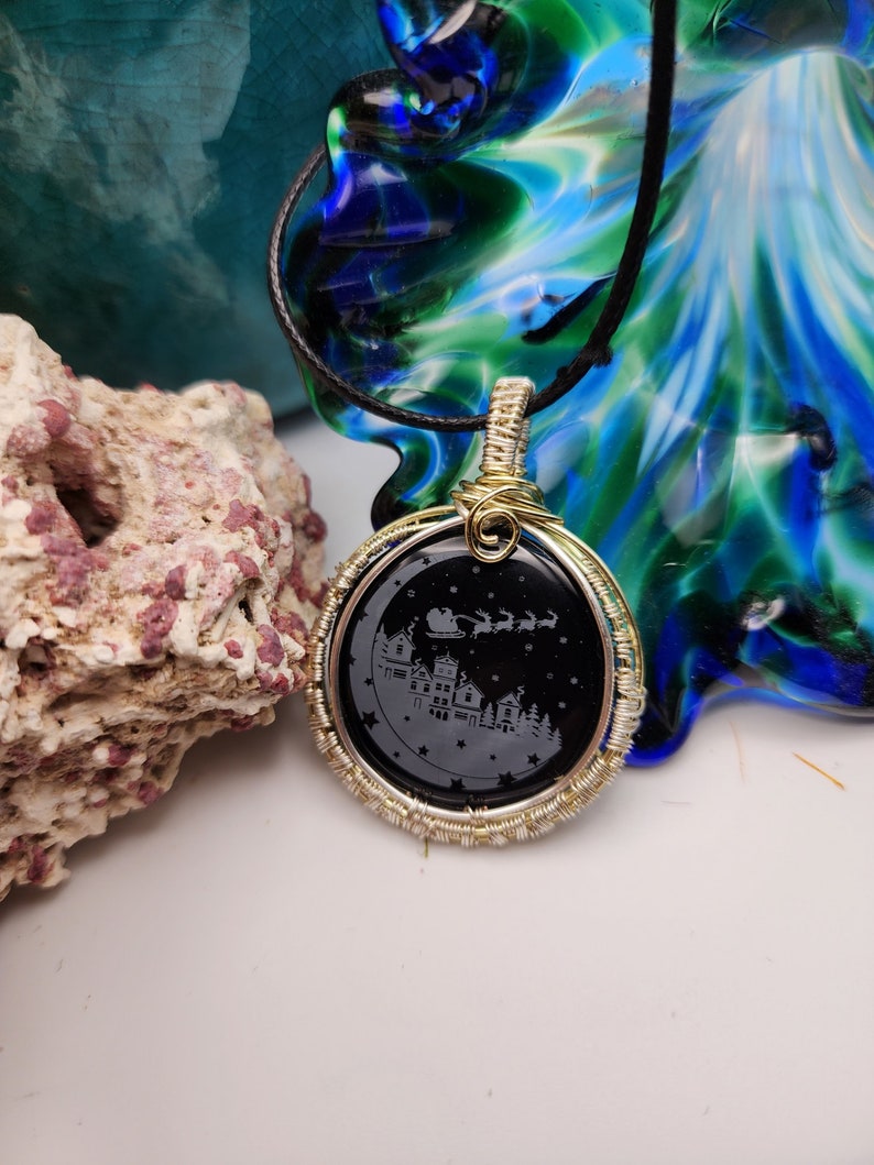 Onyx, Black Onyx, Laser Engraved, Christmas Scene, Christmas Pendant ...