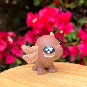 Littlest Pet Shop (LPS) Custom: Fizzy Pop Axolotl (repaint) (sculpture ...