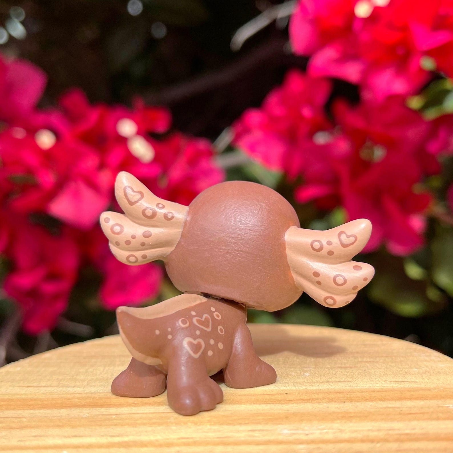 Littlest Pet Shop (LPS) Custom: Fizzy Pop Axolotl (repaint) (sculpture ...