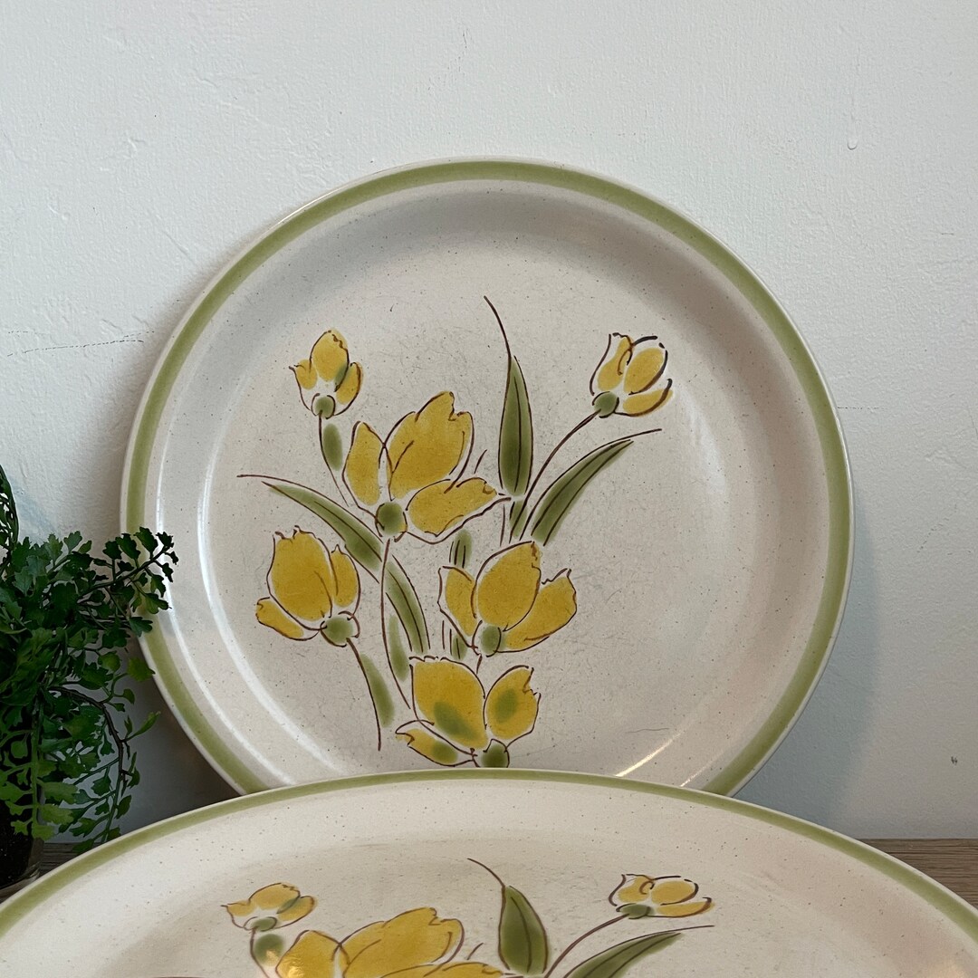 Vintage Floral Plates - Stonybrook Stoneware - Set of 4 - Daffodils ...
