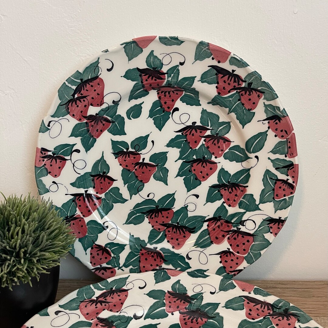 Vintage Strawberry Plates Dinner Plates Set of 2 Grindley Garden Fruits ...