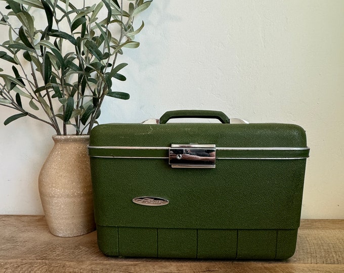Vintage Train Case - Green Train Case - Forecast - 1970's - Makeup Case ...