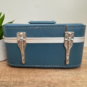 Vintage Blue Train Case 1970s With Mirror Bright Blue Makeup Case ...