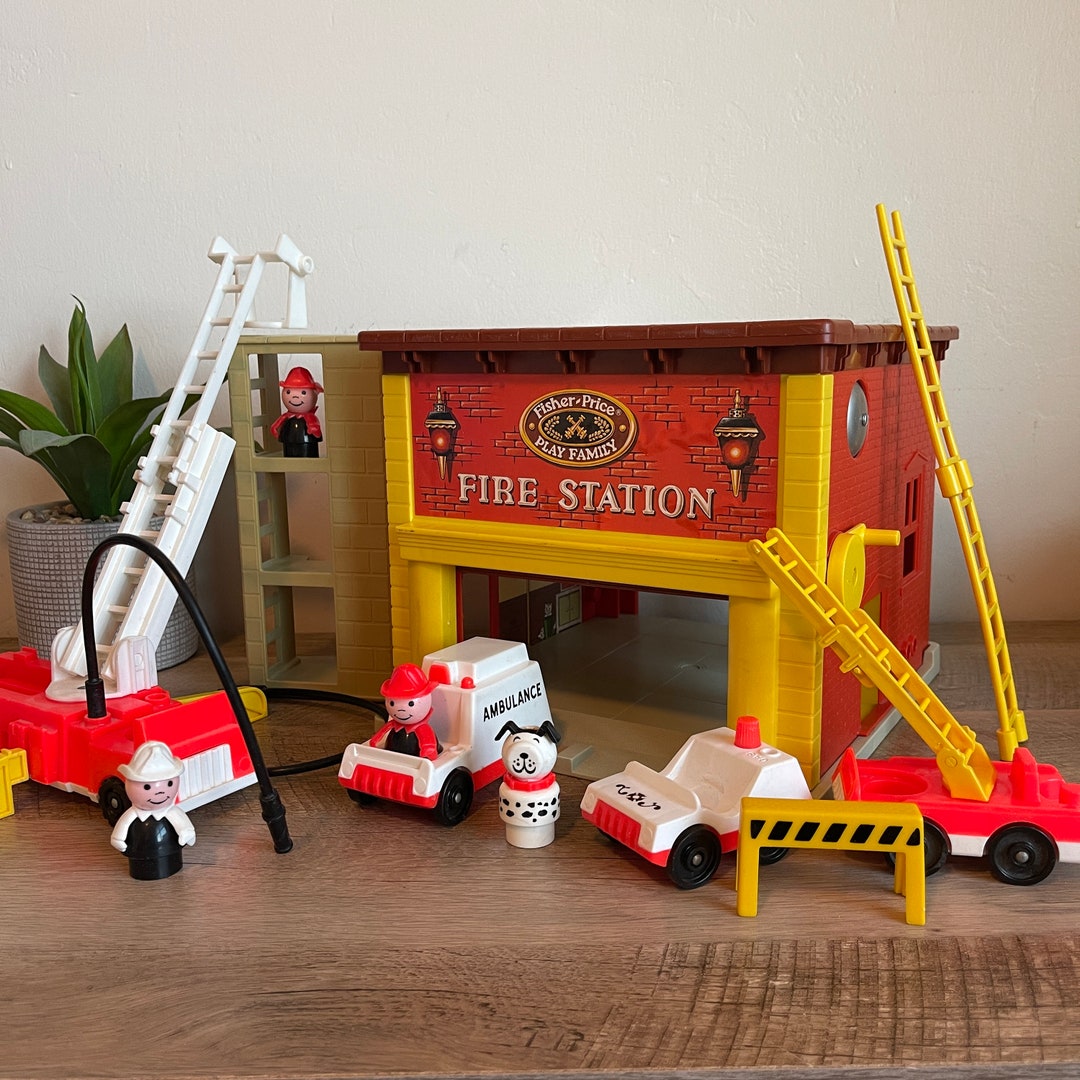 Fisher Price Fire Station Vintage Fisher Price Play Family 928 1979 ...