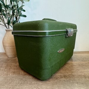 Vintage Train Case Green Train Case Forecast 1970's Makeup Case Small ...