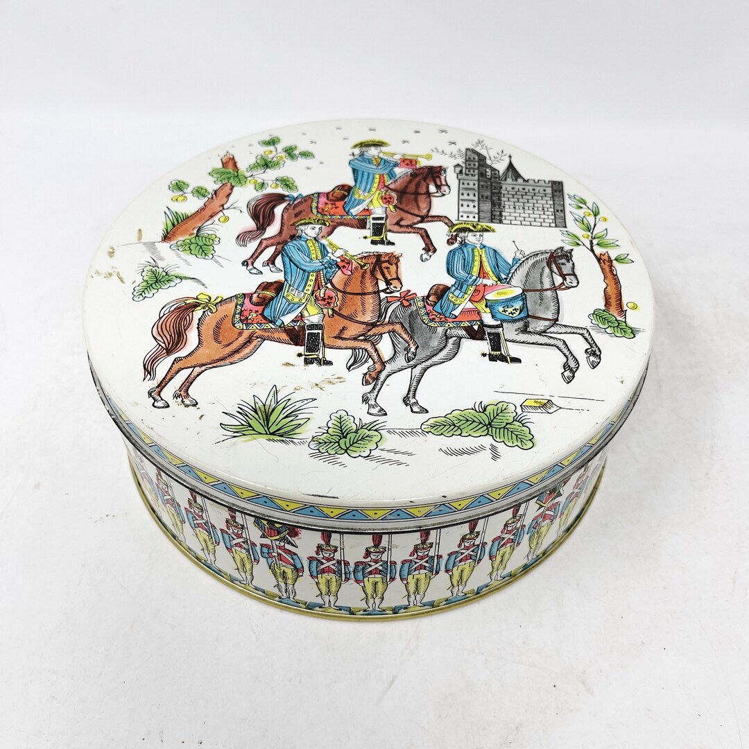 Vintage English Soldier Tin - Vintage Tin - Round - Feek Frean & Co ...