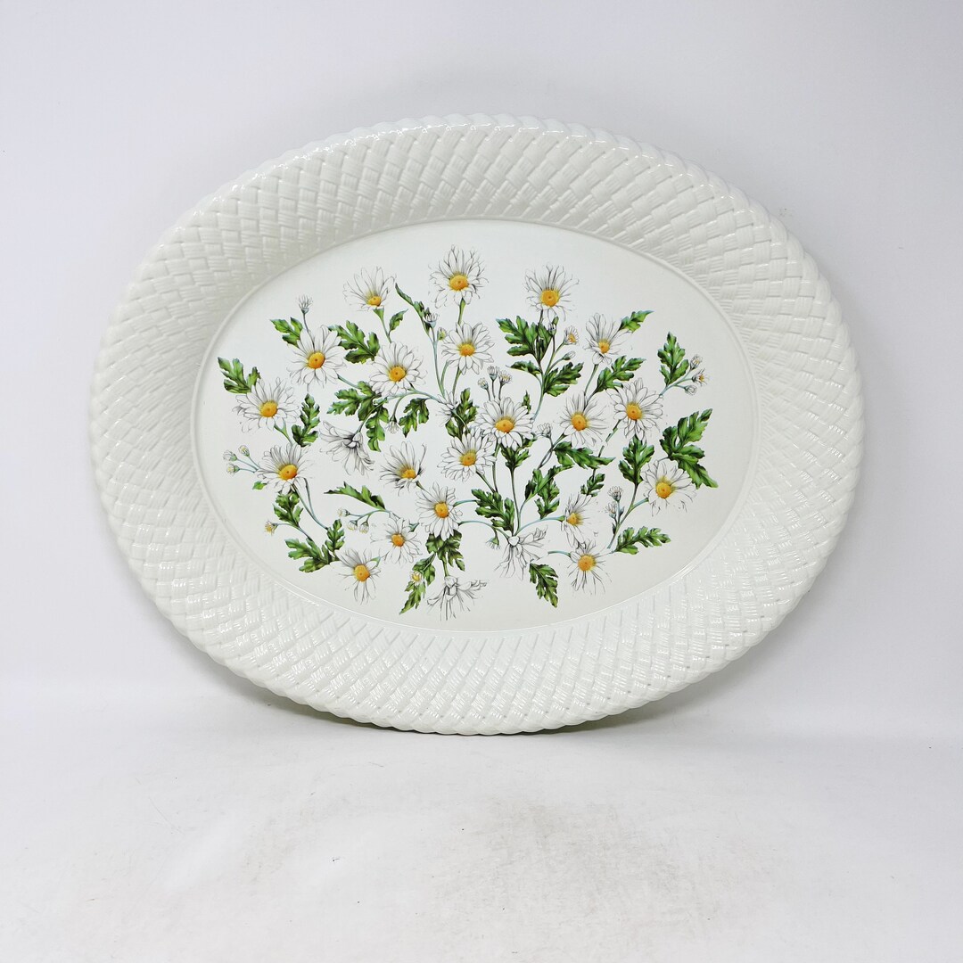 Yellow Daisy Trays Plastic 1970's Tray Daisies Faux Wicker Basket ...