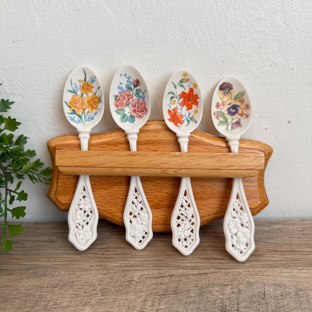Decorative Floral Spoons - Avon American Favorites - Collectibles ...