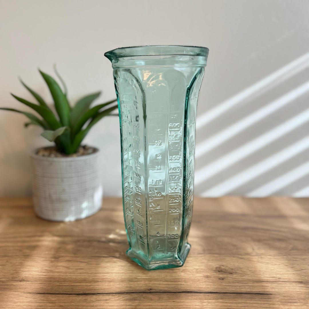 Tall Green Glass Measuring Cup - Made in Italy - Vintage Vetreria ...
