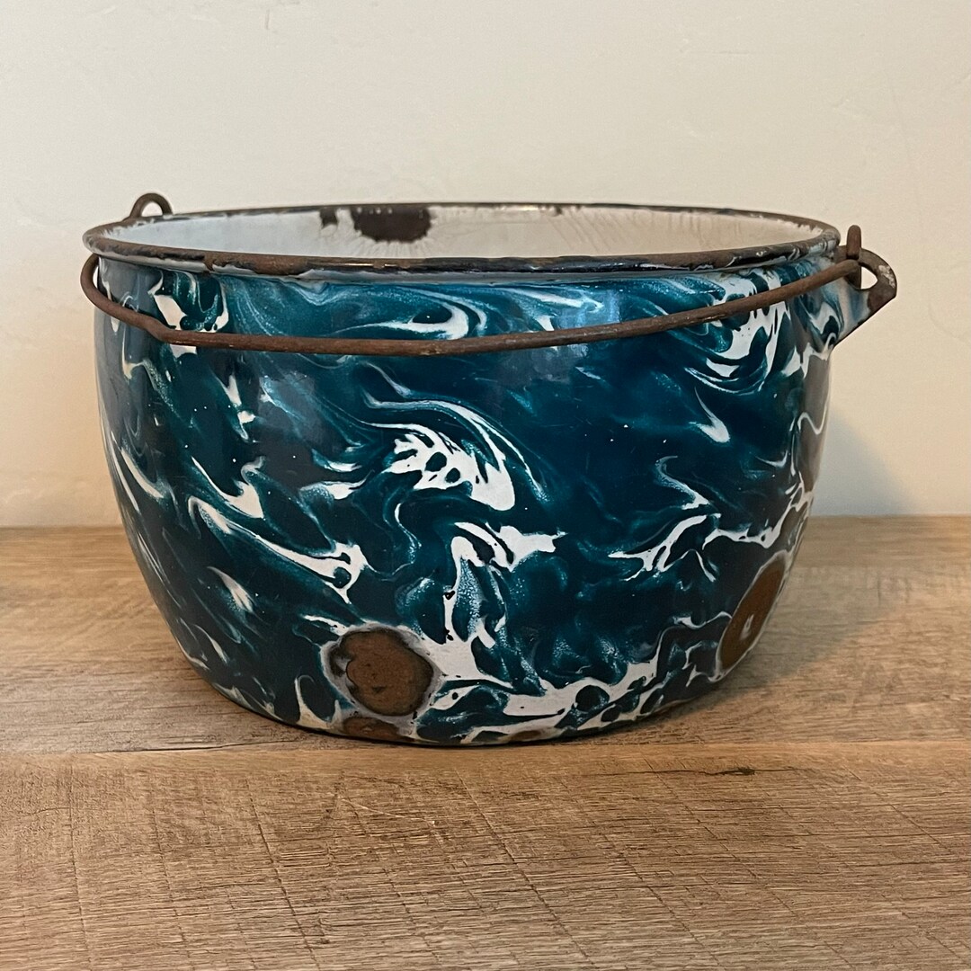 Antique Granite Ware Pot - Chrysolite - Teal - Medium Swirl - Berlin ...