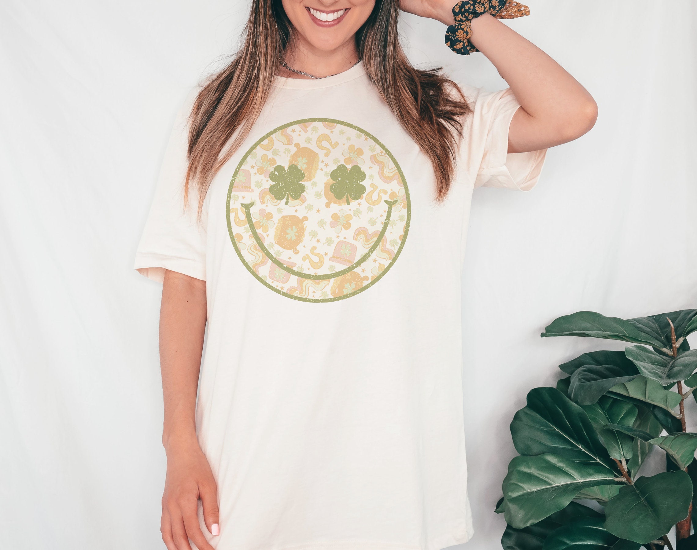 Vintage Shamrock Smile Png for Sublimation, St Patricks Day Happy Face ...