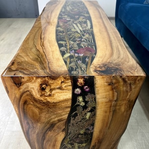 Dried Flower Bouquet Epoxy Table, Wildflower Epoxy Resin Art ...