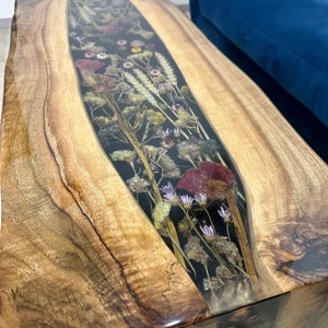 Dried Flower Bouquet Epoxy Table, Wildflower Epoxy Resin Art ...