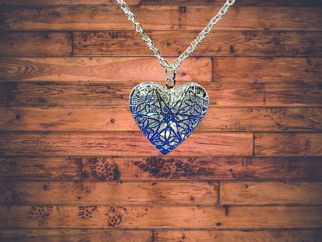 Silver Heart Shaped Picture/diffuser Locket With Filigree Star Designs ...