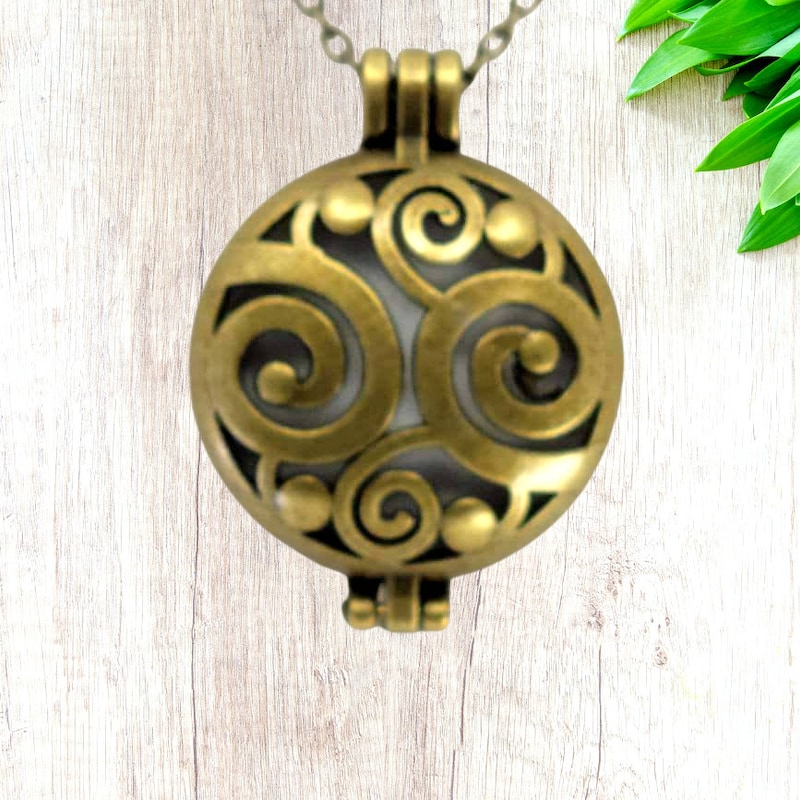 Musical Locket - Etsy