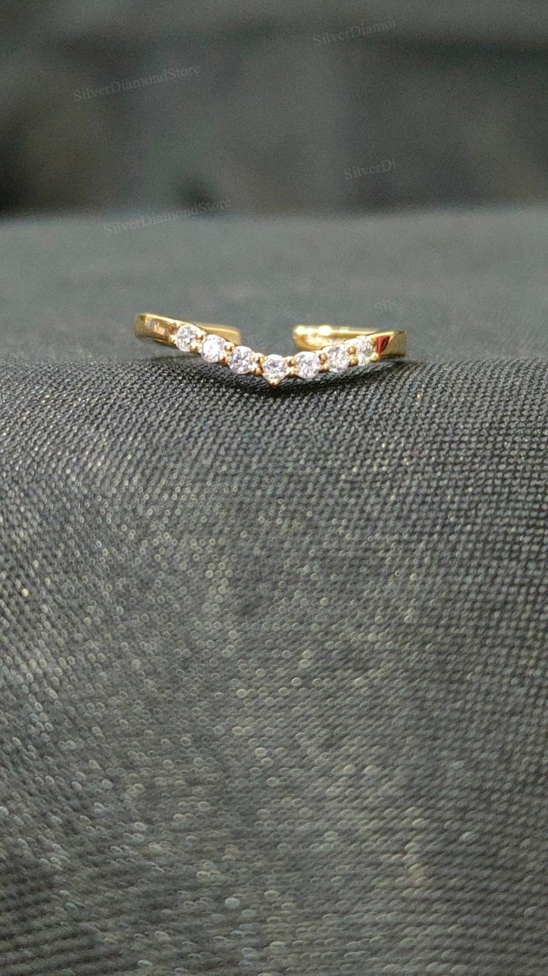 V Shaped Tiny Beautiful Toe Ring for Girls, Women's Round Cut Diamond ...