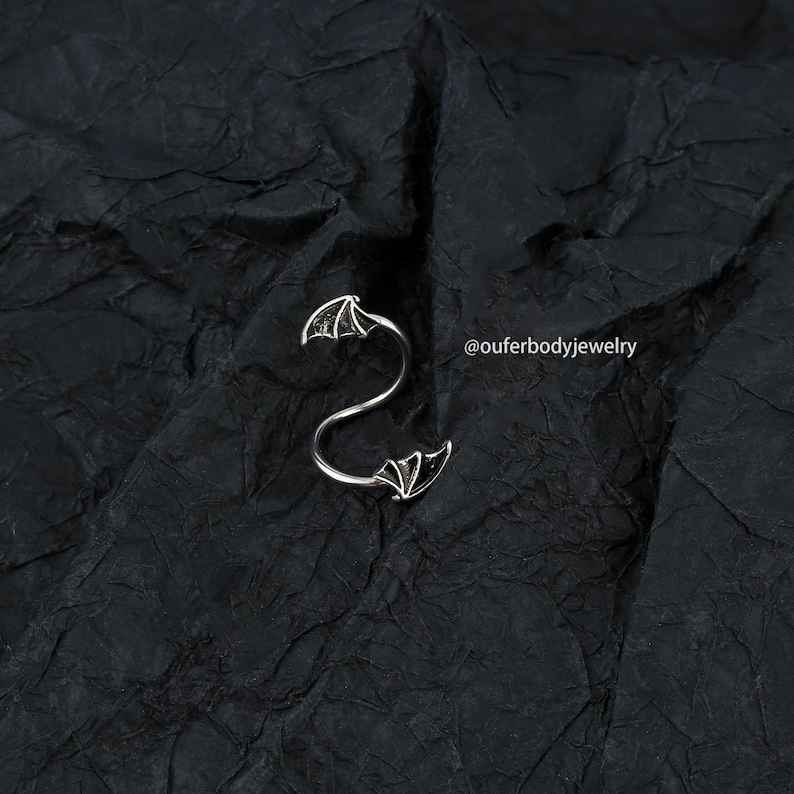 16G Bat Wing Spiral Cartilage Earring/helix Earring/halloween - Etsy