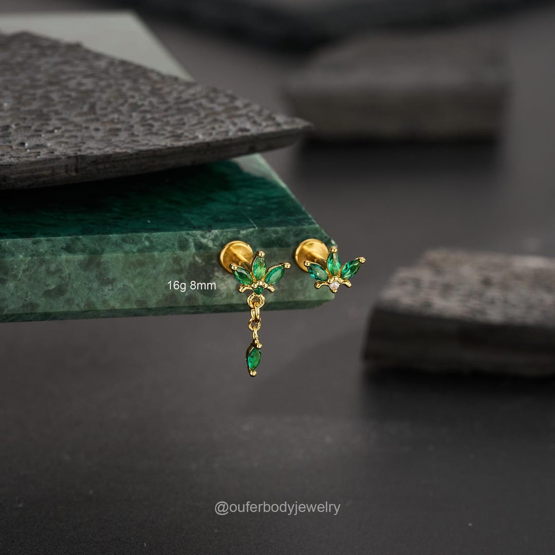 16G Emerald Lotus Threadless Stud With Green CZ Charm, Gold Flat Back ...