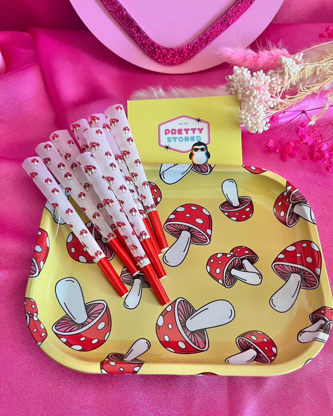 Cute Mushroom Rolling Tray Gift Set With 8 Pre Rolled Cones | Grinders ...