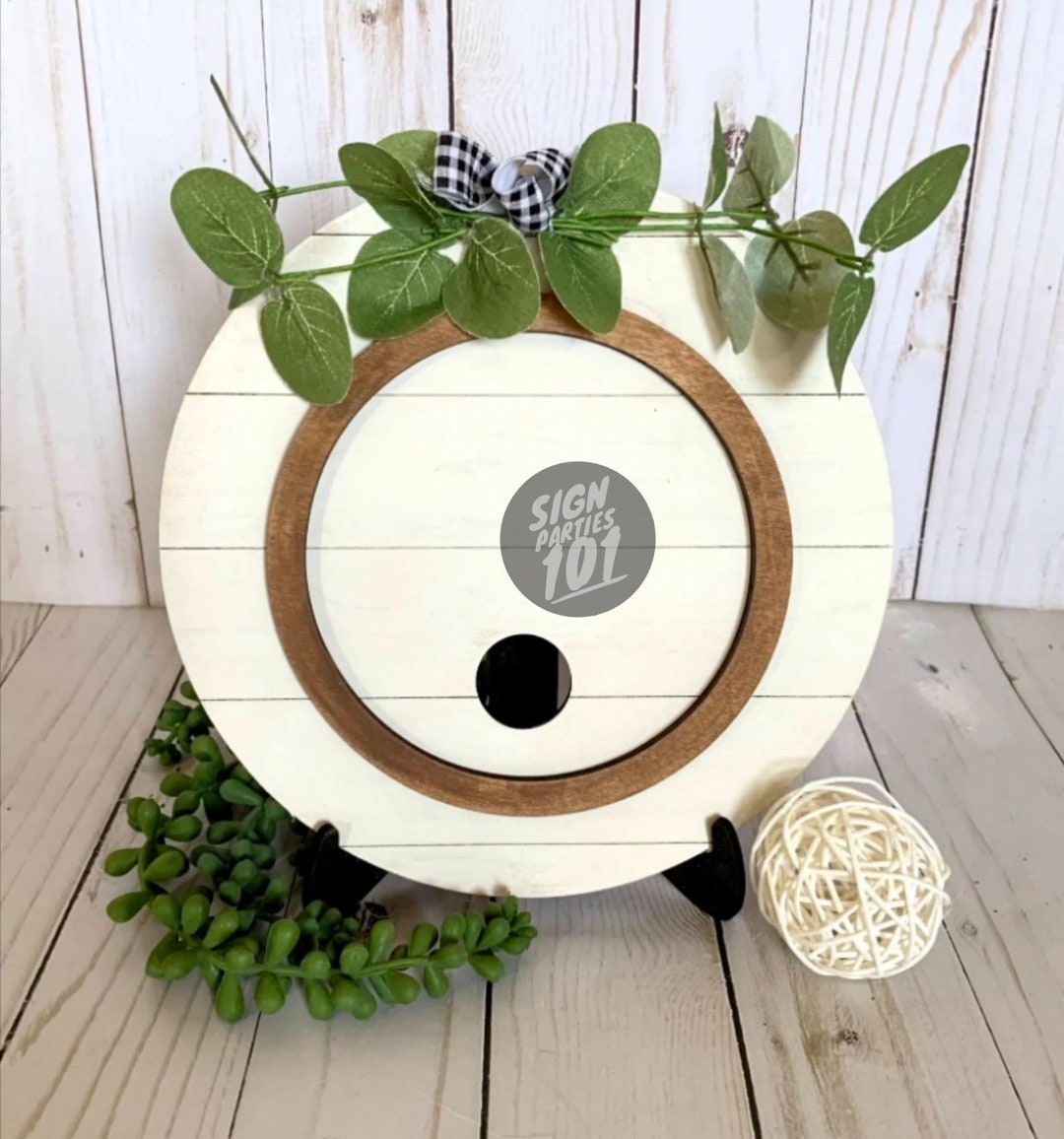 Shiplap Circle Farmhouse Frame for Interchangeable Inserts DIY Seasonal ...