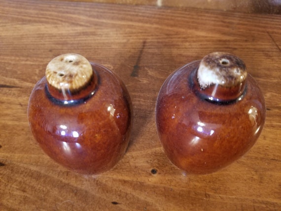Salt & pepper crockery store