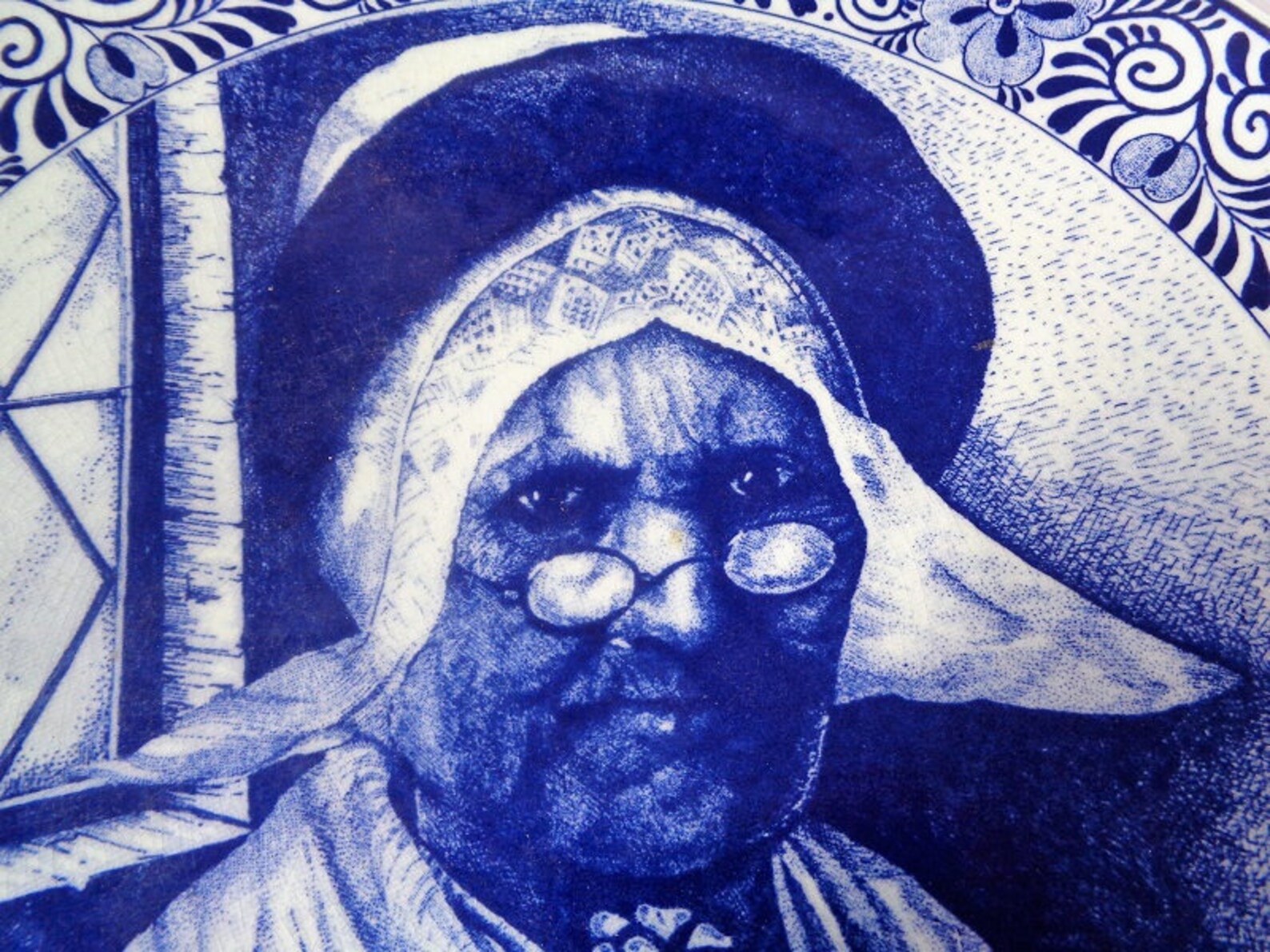 DELFT Wall Plate, Old Woman Reading, Blue White Decorative Plate ...