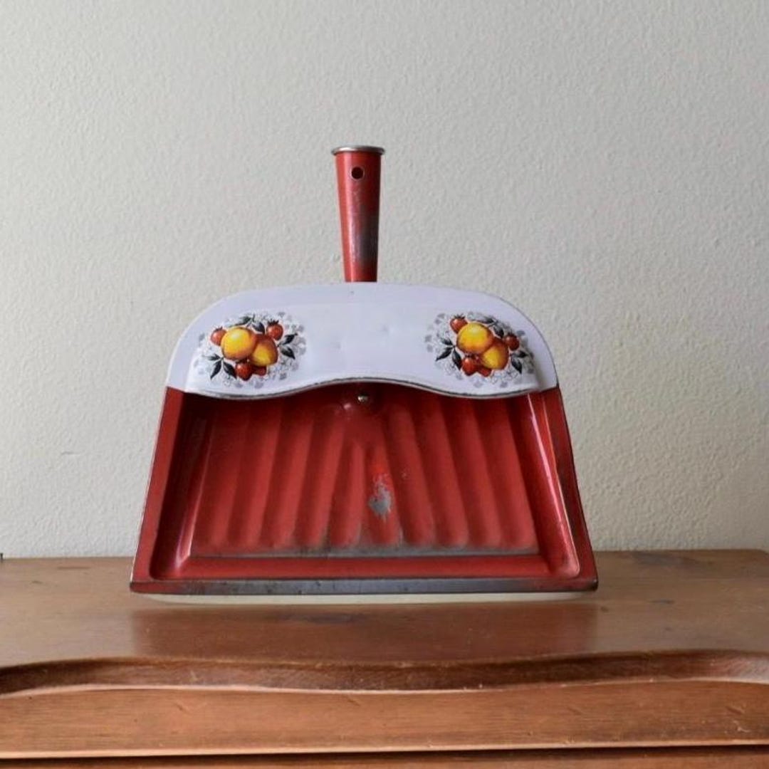 Vintage Red Dust Pan With Peaches and Strawberries - Etsy