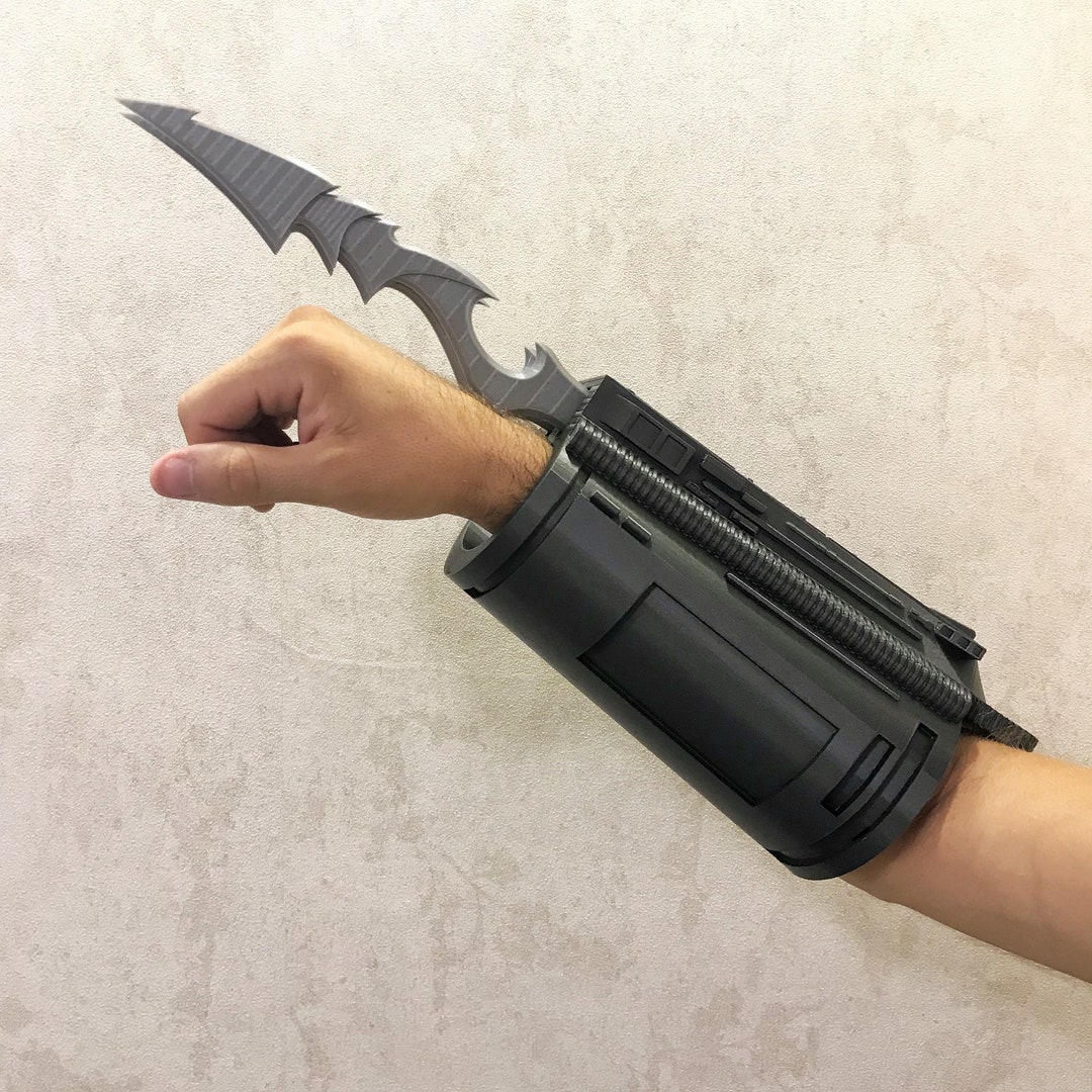 Predator Gauntlet Forearm - Bomb Selfdestruction Cummunicator (3D ...