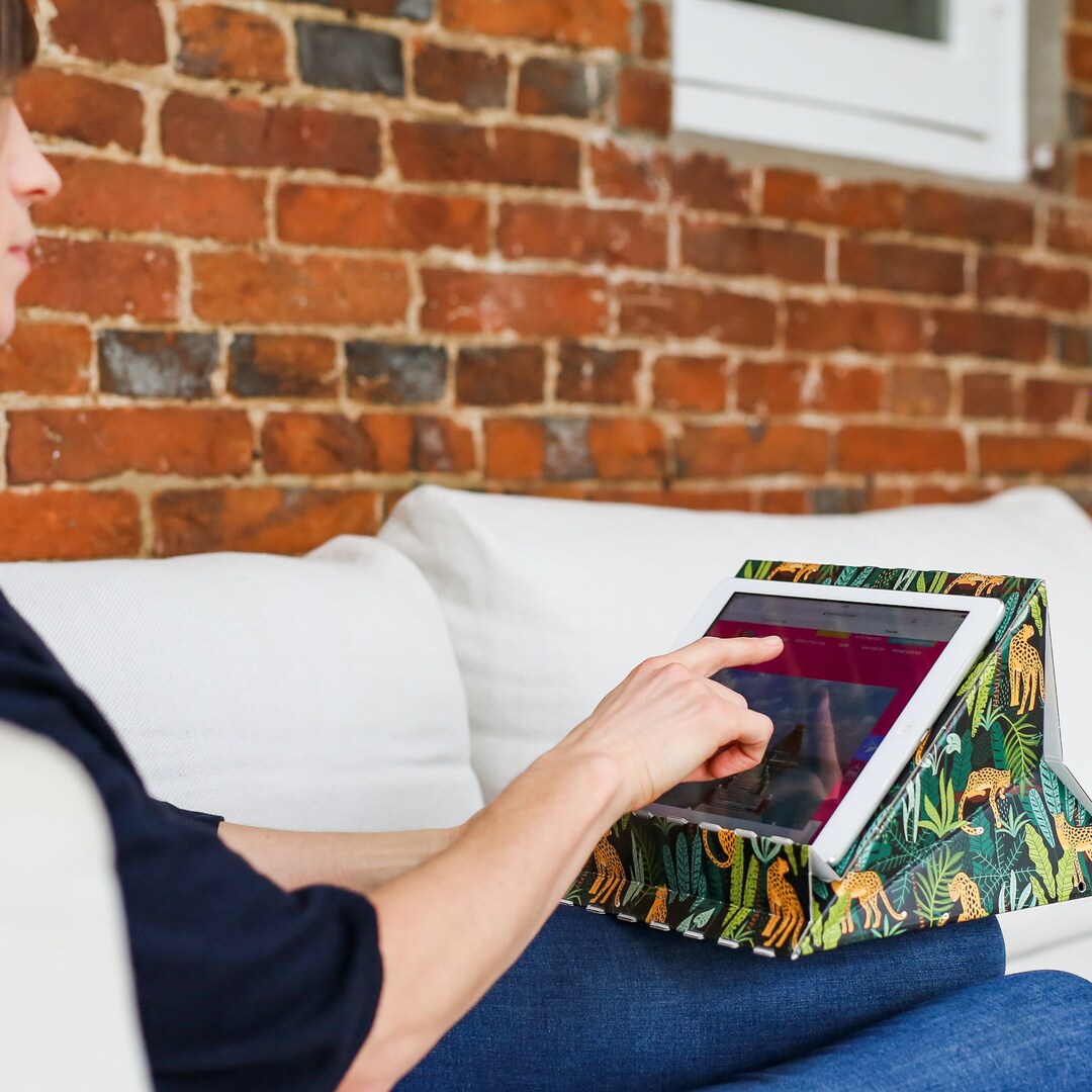 Foldable Tablet Stand, Portable iPad Holder, Cardboard Tablet Rest ...