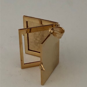 14K Gold Medium Rectangle Locket With Floral Engraving - Etsy