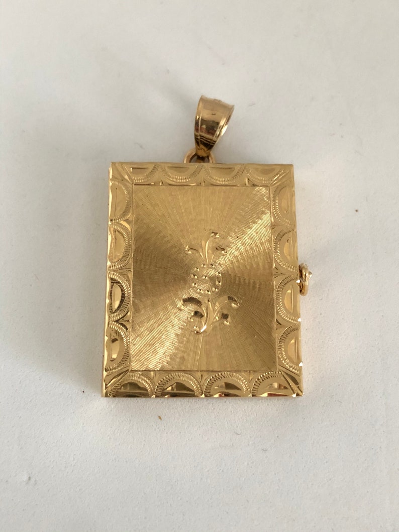 14K Gold Medium Rectangle Locket With Floral Engraving - Etsy