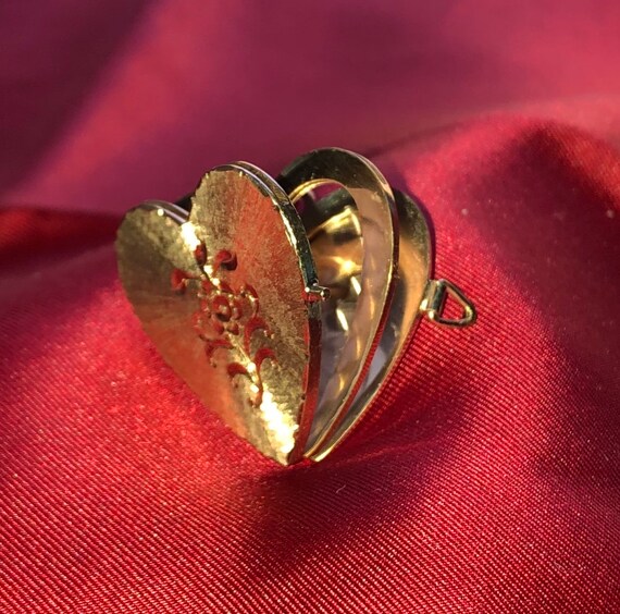 14K Gold Small Heart Locket with Floral Design - Gem