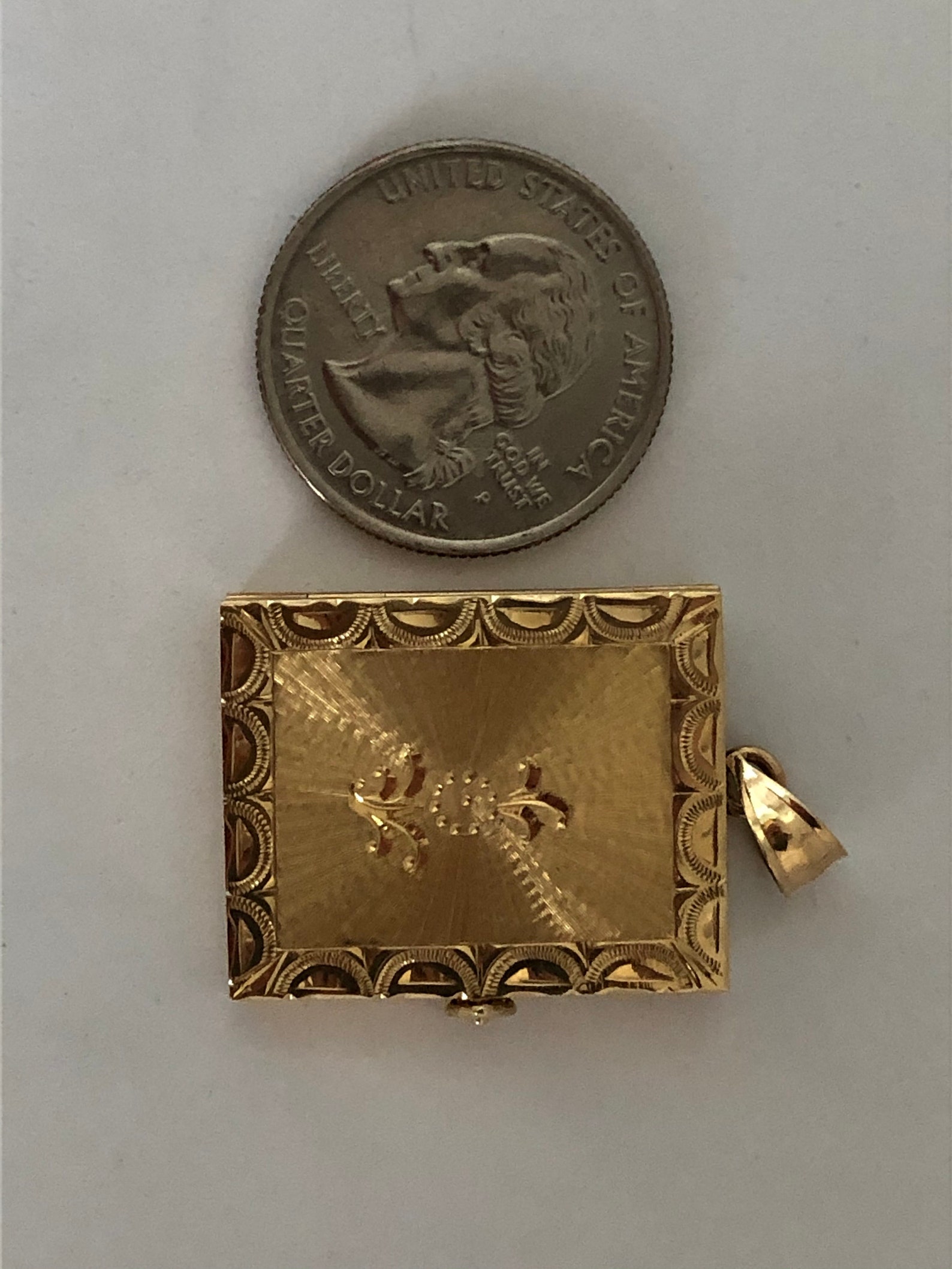 14K Gold Medium Rectangle Locket With Floral Engraving | Etsy