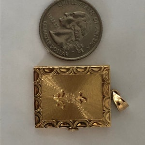 14K Gold Medium Rectangle Locket With Floral Engraving - Etsy