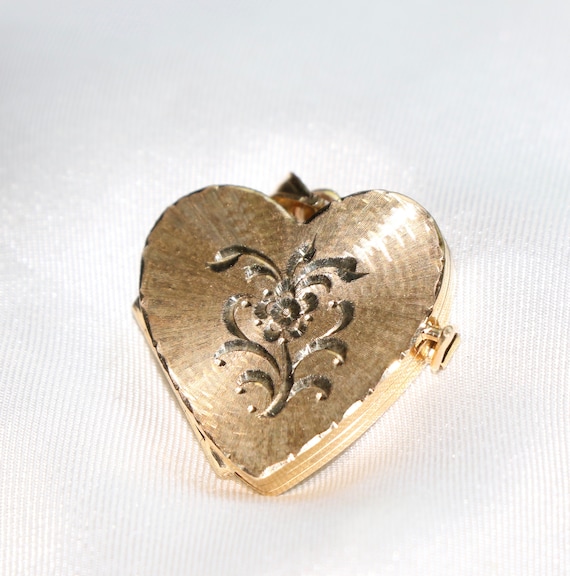 14K Gold Small Heart Locket with Floral Design - Gem
