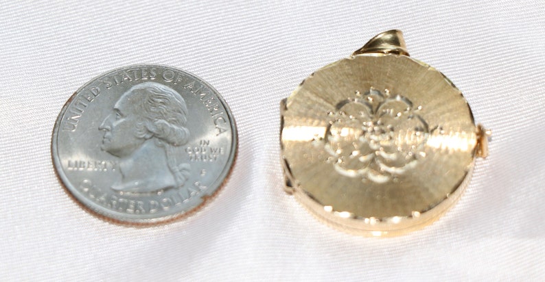 14K Gold Small Round Locket With Floral Center and Ribbon - Etsy