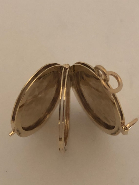 14K Gold Small Oval Locket - Gem