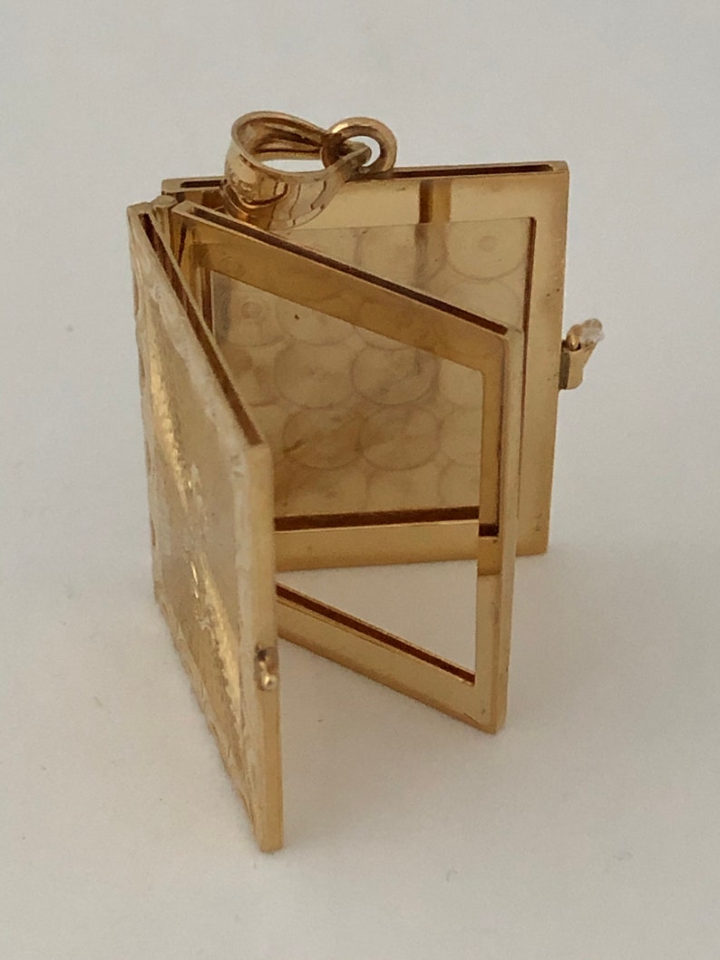 14K Gold Medium Rectangle Locket With Floral Engraving - Etsy