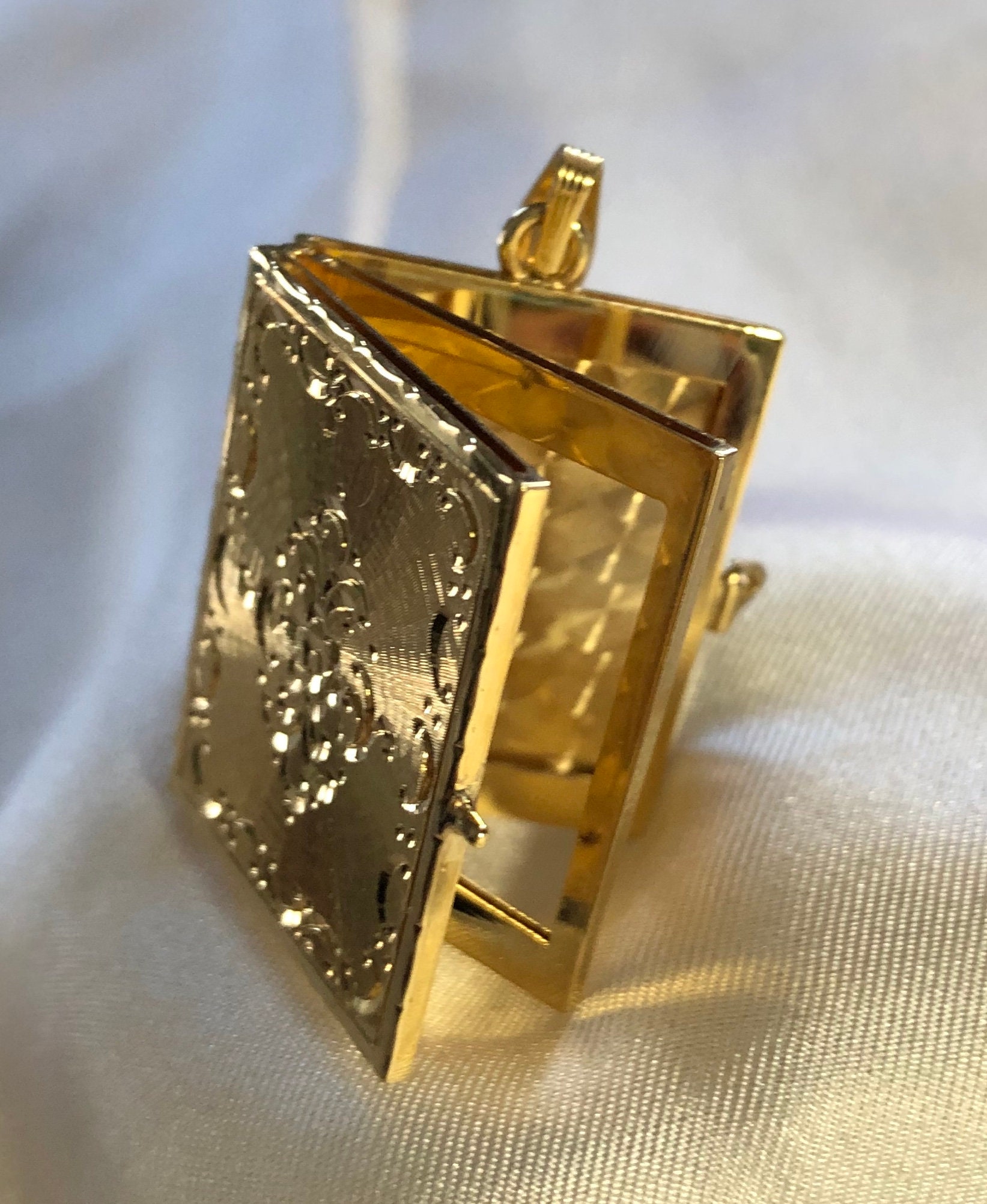 14K Gold Medium Rectangle Locket - Etsy