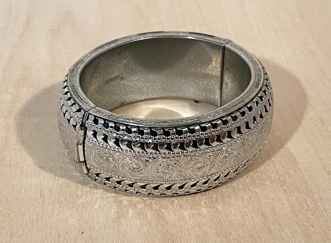 Vintage Trifari Hinged Bangle Bracelet | 1970's Vintage Jewelry ...
