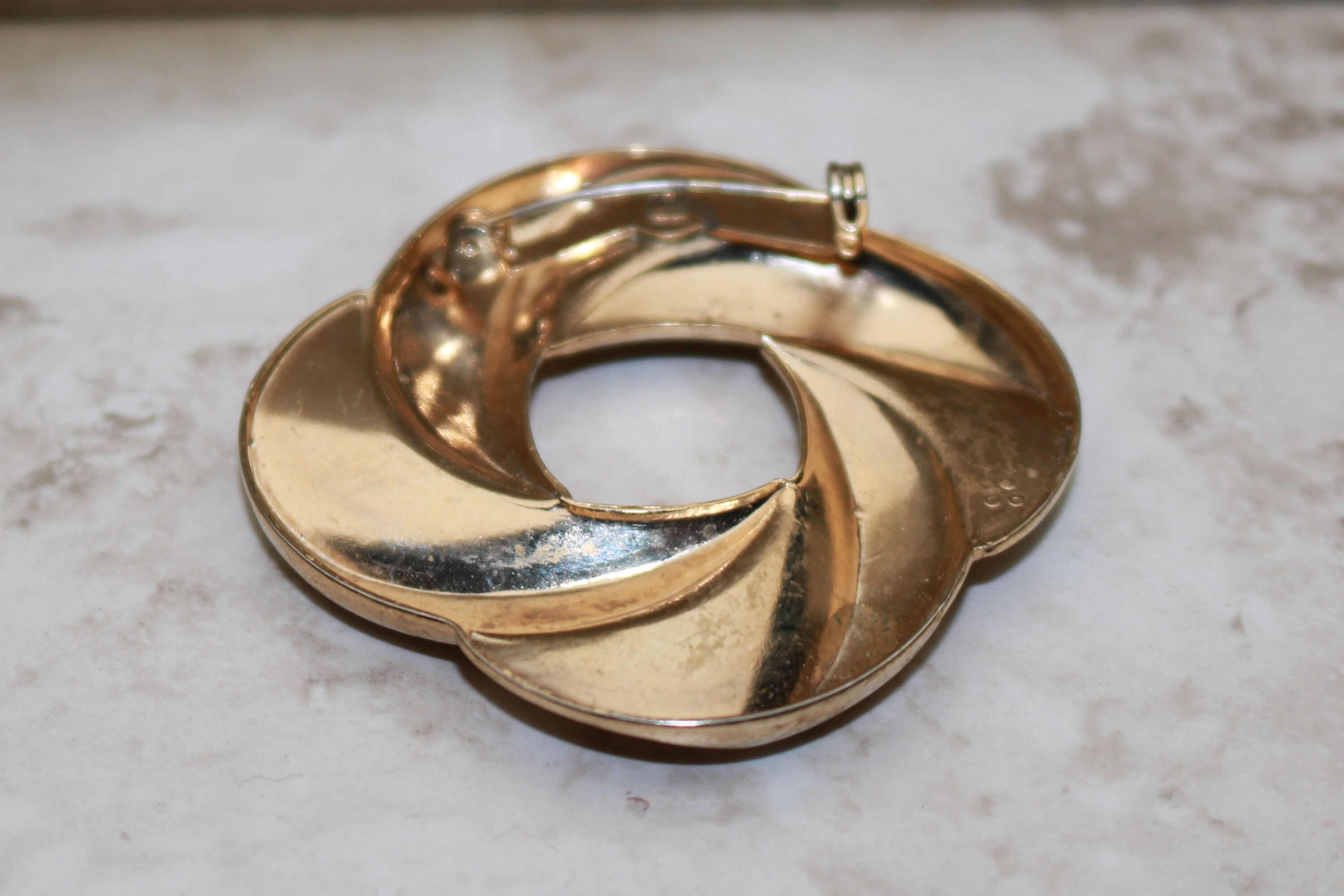 Vintage Gold Ribbon Pin - Etsy