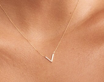V Shaped Necklace - Etsy