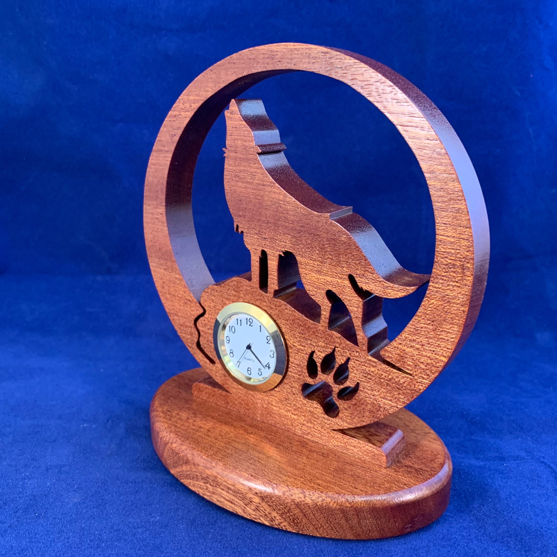 Howling Wolf Clock - Etsy