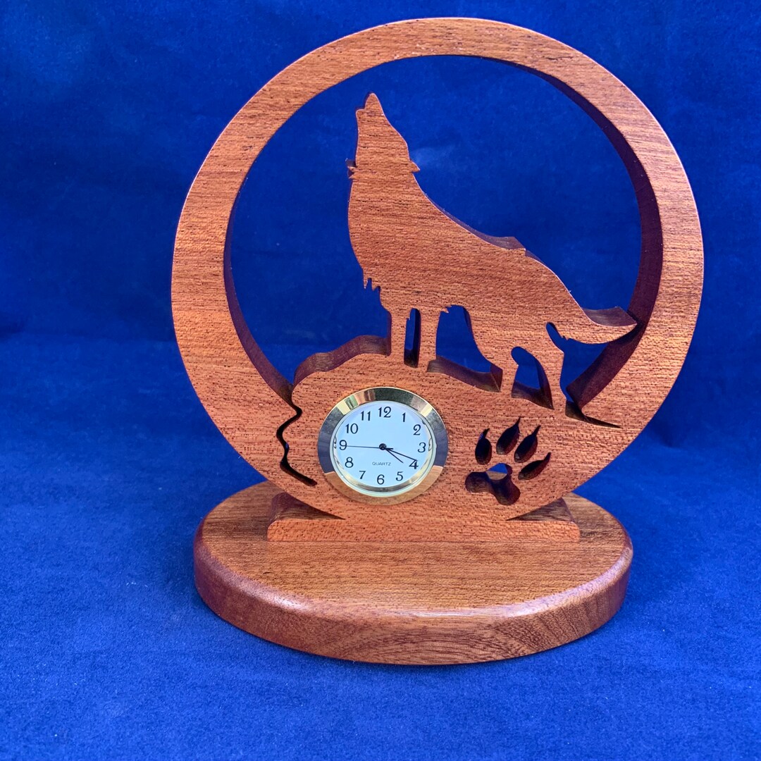Howling Wolf Clock - Etsy