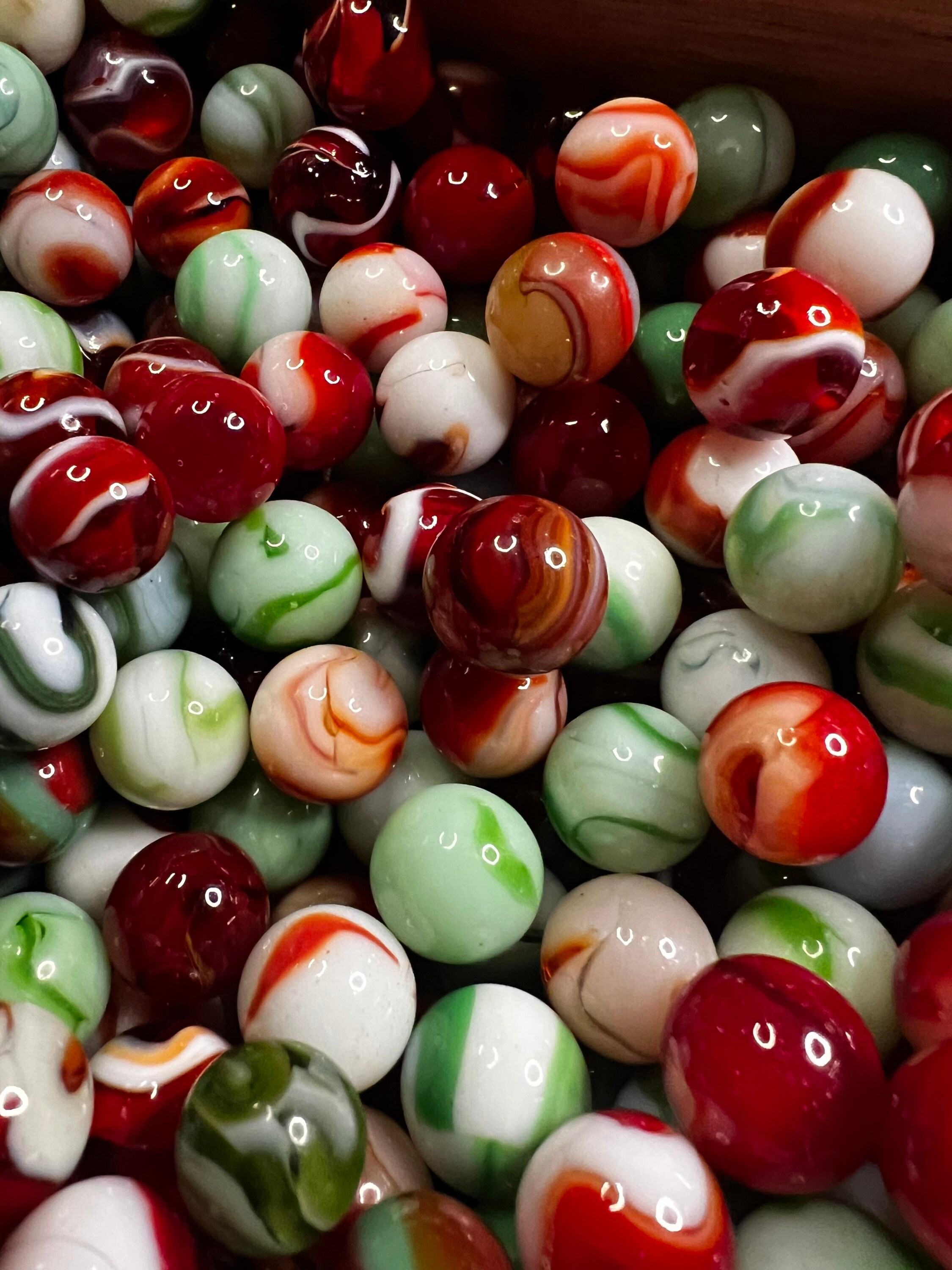 Mixing Red And Green Marbles Only