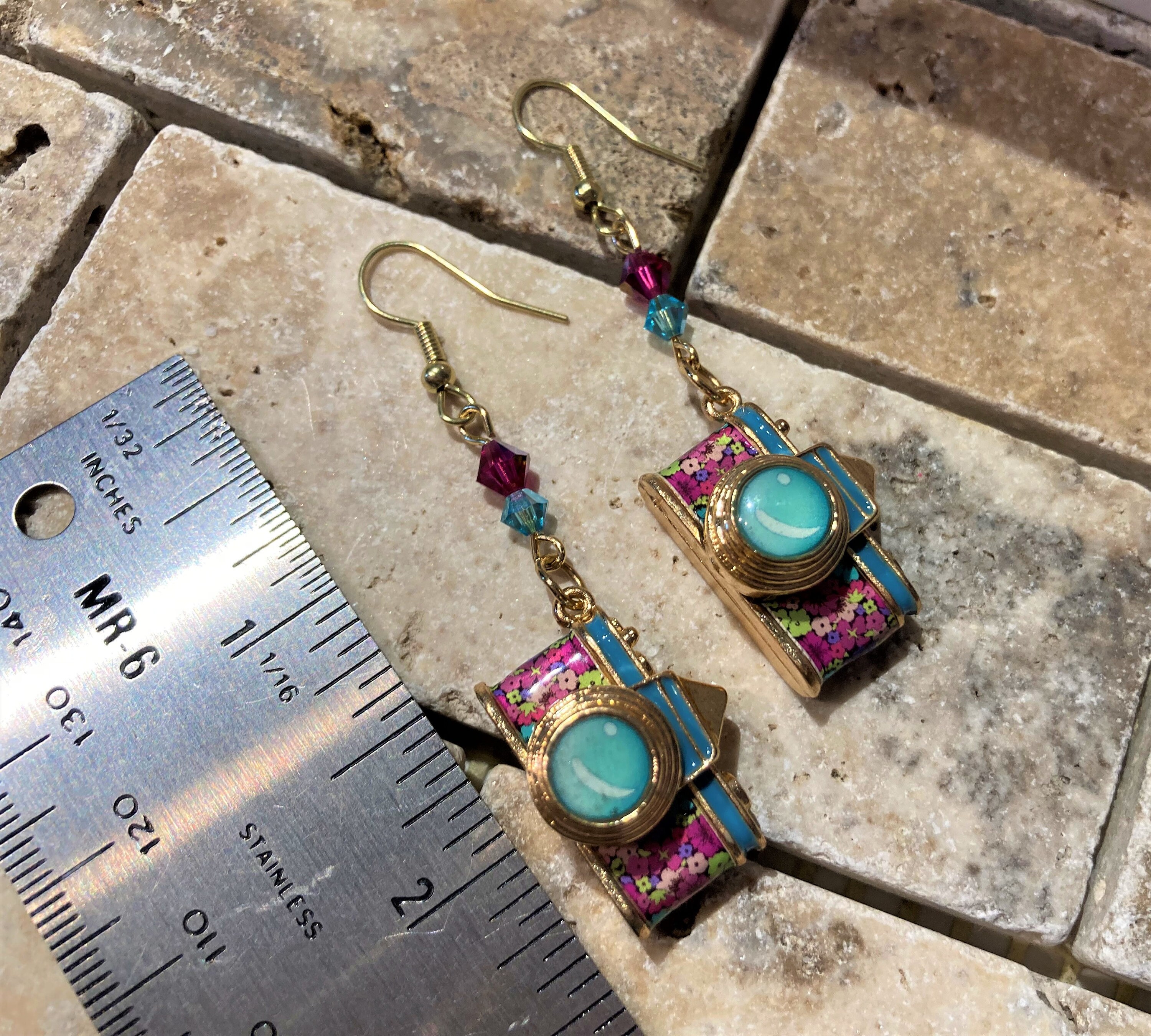 Pretty focus & Smile Camera Earrings: Metal Camera Charms Detailed in ...