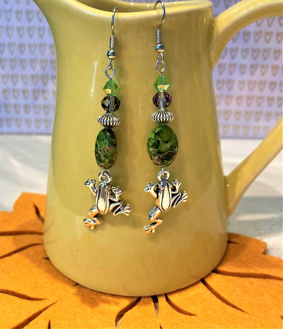 Love These happy Hoppers Frog Earrings Silver - Etsy
