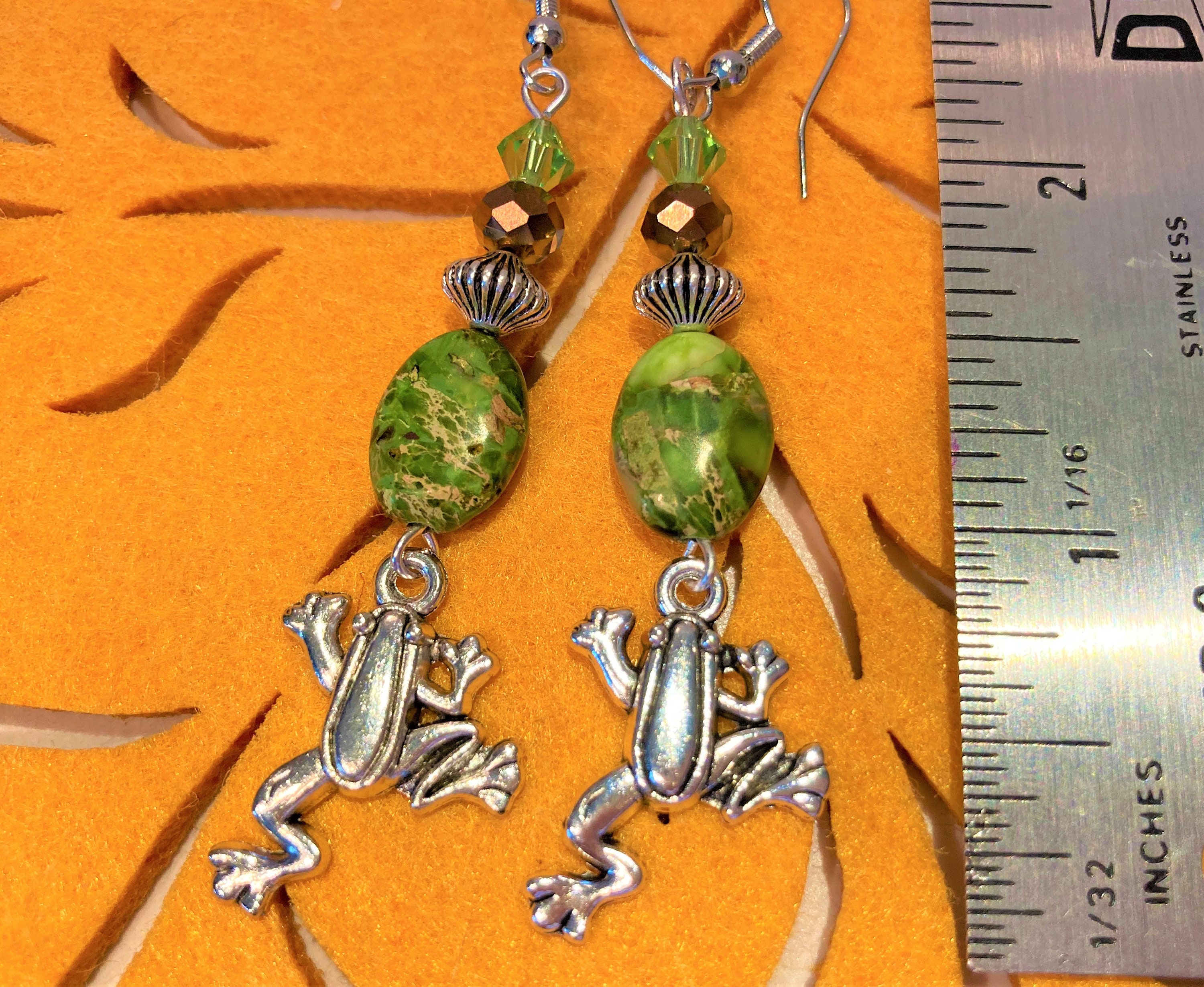 Love These happy Hoppers Frog Earrings Silver - Etsy